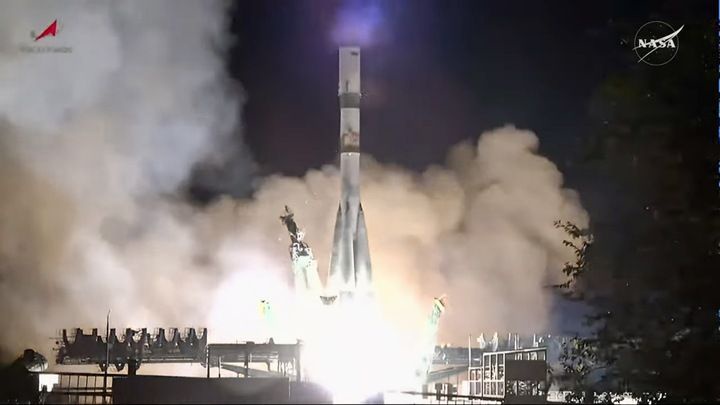Russian Soyuz rocket launches robotic Progress cargo ship with 2.8 tons ...