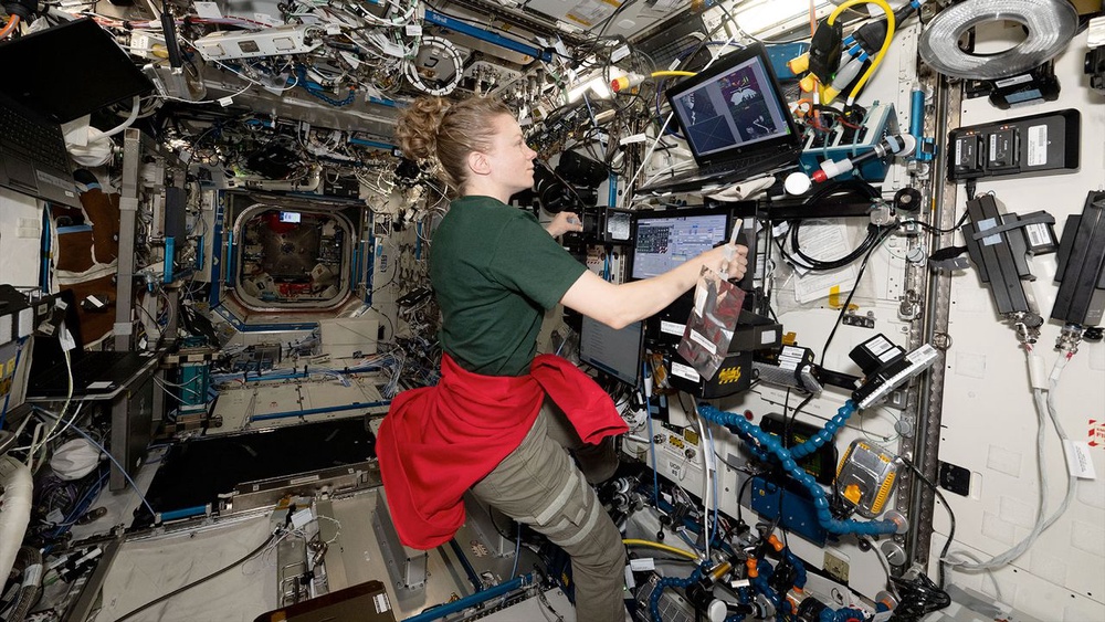 NASA astronaut marks his 400th day in space | On the International ...