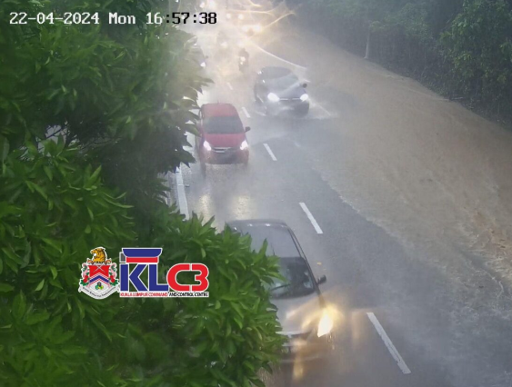 Flash Floods Hit Klang Valley: Rising Water Levels and Weather Warnings