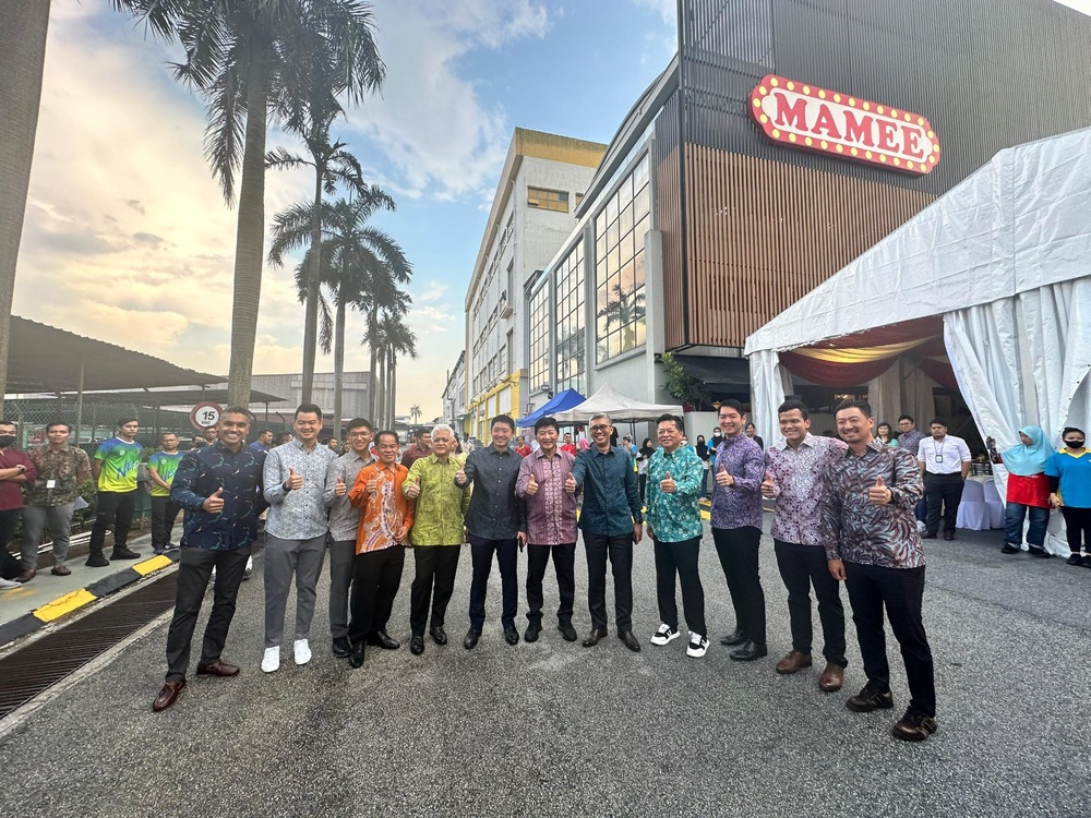 Majlis Berbuka Puasa MITI Bersama Anak-Anak Yatim D Mamee Double Decker ...