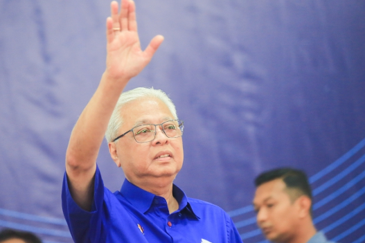 RM100 Million Cash Seized from Home of Ex-PM’s Aide in Shocking MACC Raid