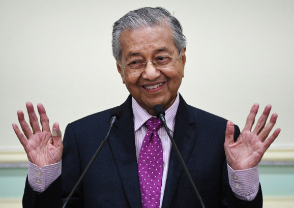 Only a Malay-Led Government Can Solve Malays' Problems: Says Mahathir