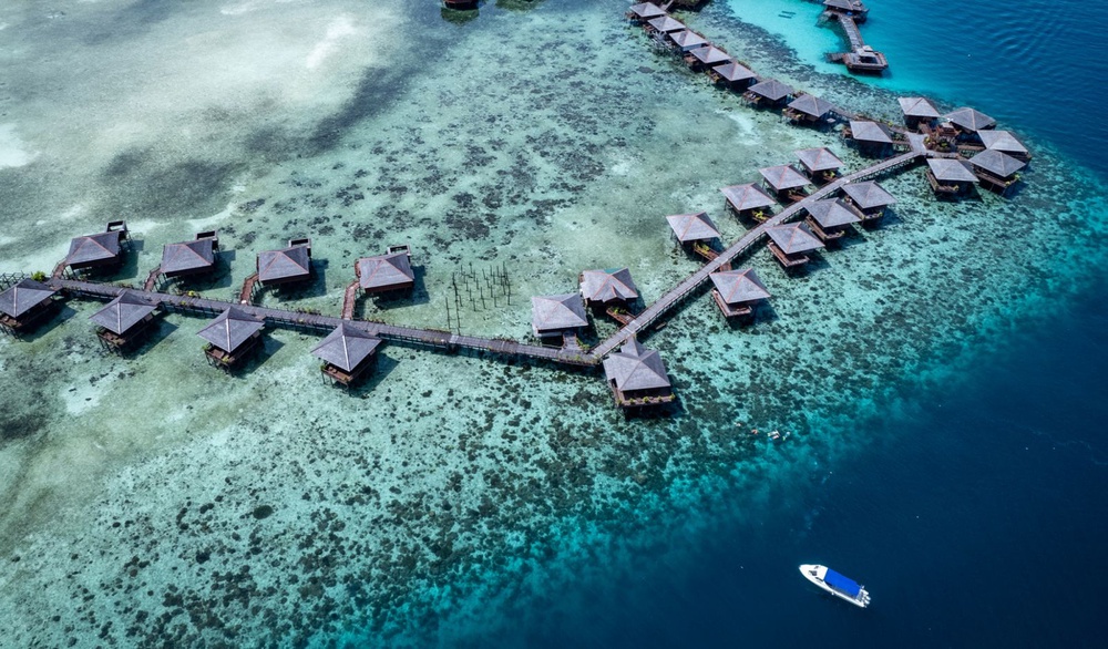 4 ways to be an eco tourist, according to a marine biologist and ...