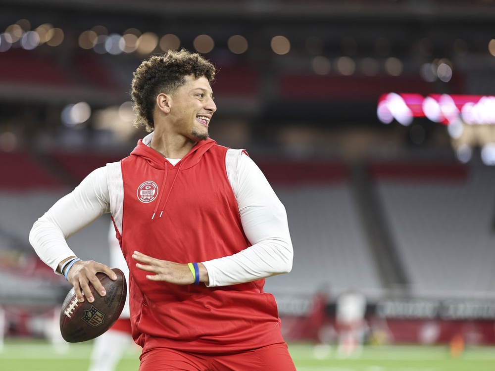 Deep Dive Into the Cardporn Scandal With Darren Rovell. Plus, an NFL ...