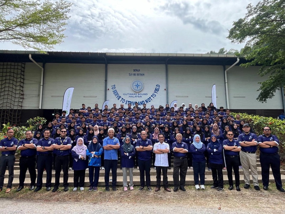 Asnaf Students Empowered Through Takaful Malaysia 100 Youth Leadership ...