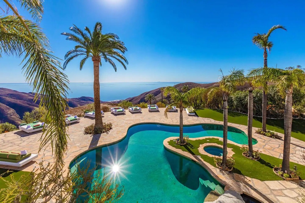 These Airbnbs Feature America’s Most Epic Pools