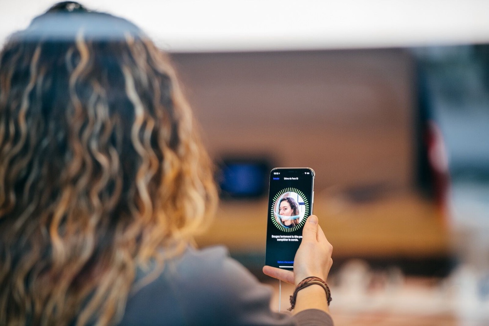iPhone Users Can Now Use a Digital Passport in Airport Security. These ...