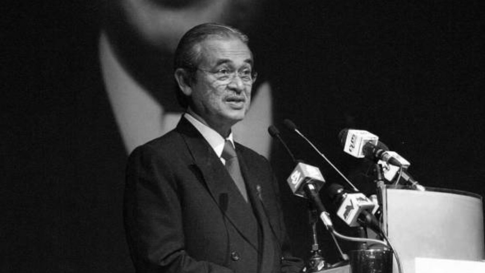 Mengenang Tun Abdullah Ahmad Badawi: Ini 7 Fakta Anda Perlu Tahu Tentang Pak Lah