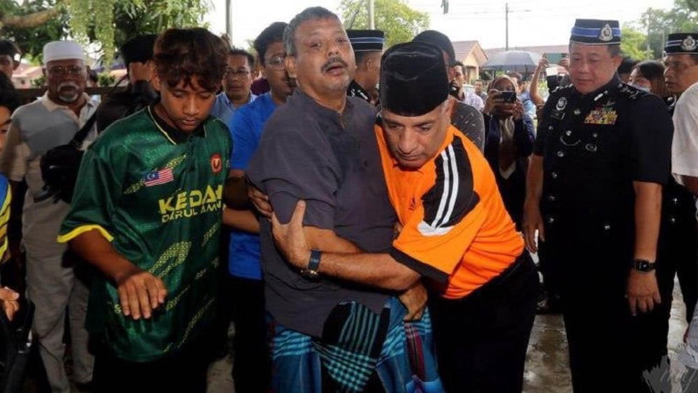 “40 Minit Anak Merintih Macam Ayam Kena Sembelih, Dia Boleh Tengok ...