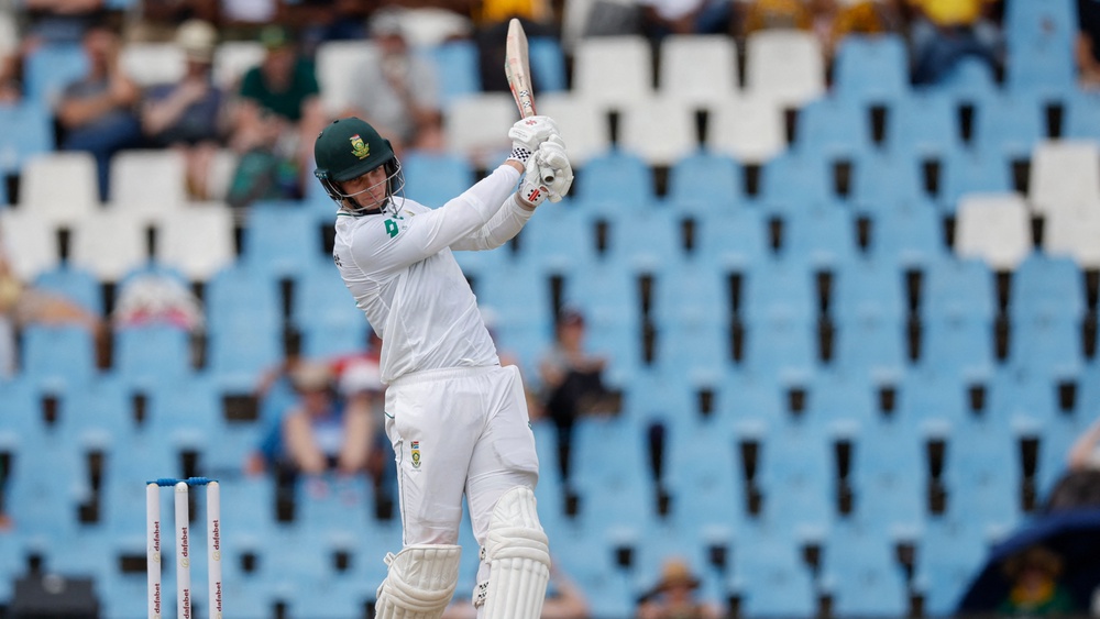 Bosch continues dream debut as South Africa inch ahead of Pakistan