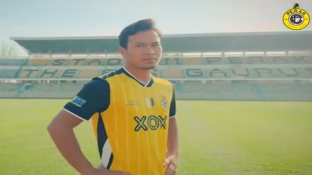 Perak FC kelab pertama lancar jersi home