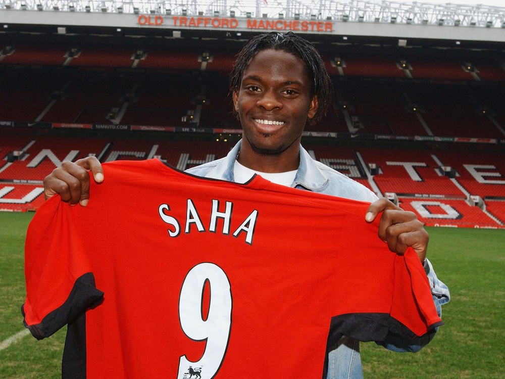 Louis Saha nasihat pemain muda Red Devils untuk jadi 'Paul Scholes ...
