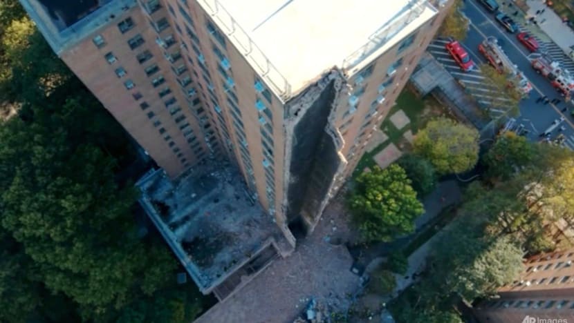 Part of a high-rise apartment building in New York City collapses, no ...