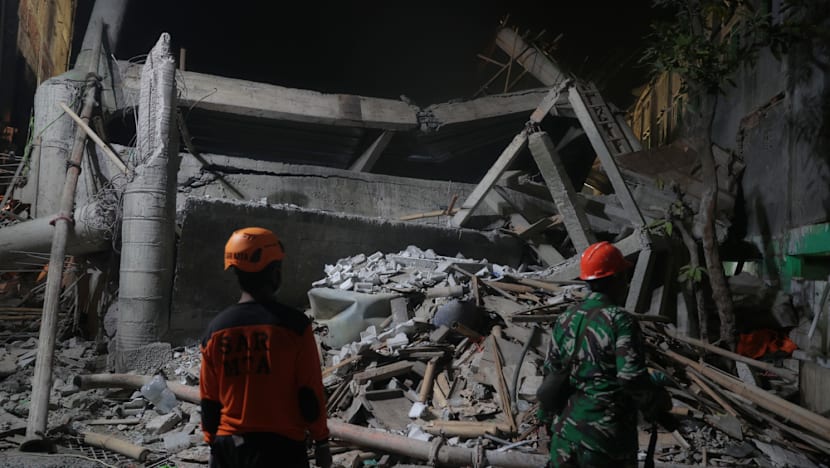 Indonesia school building collapse kills one, injures dozens