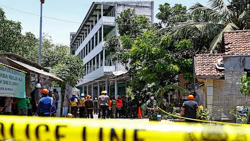 No more signs of life in Indonesia school collapse, with 59 still ...
