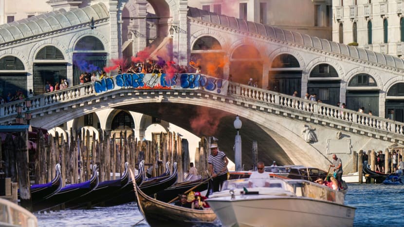 Venice protests target Bezos over mounting grievances
