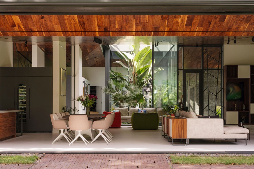 A Modern Forest Retreat With an Indoor Pool Outside Warsaw