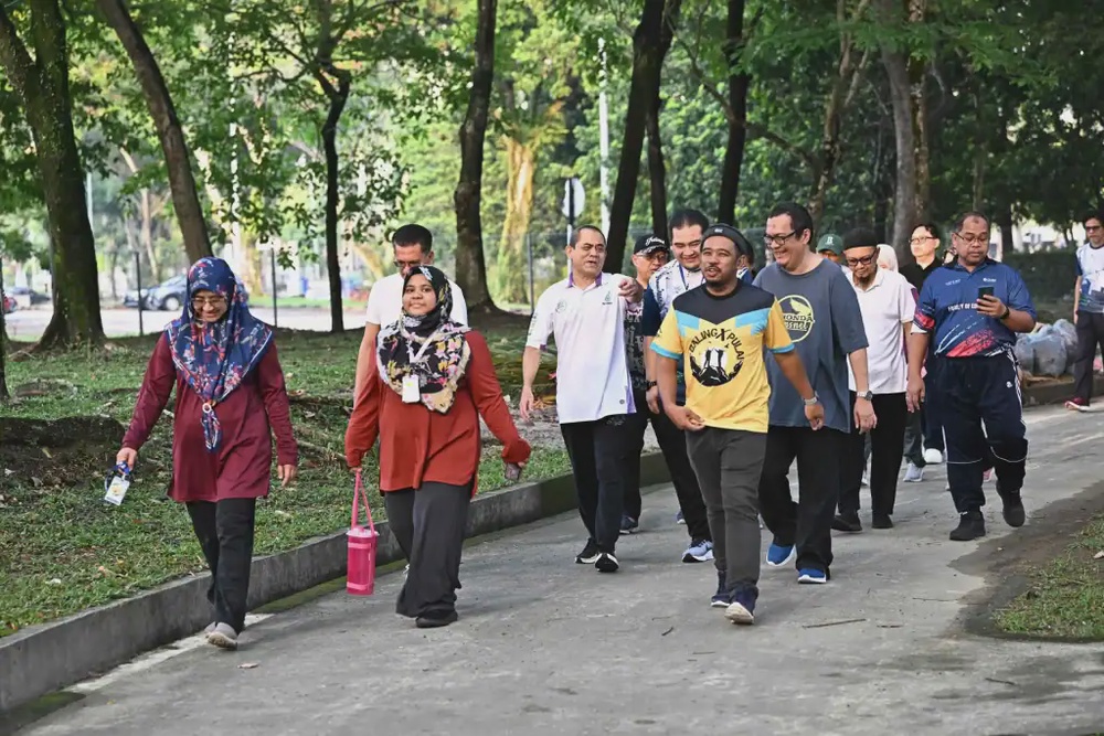 Brisk Walk: Maksud, Kebaikan & Teknik Yang Betul