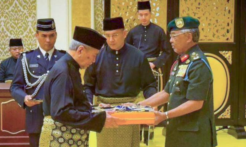 Wan Junaidi sworn in as new Sarawak governor, succeeding Taib Mahmud