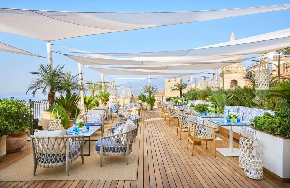High Tides & High Fashion: A Guide To The Chicest Fashion Beach Club ...