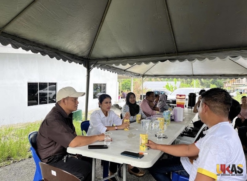 Batang Sadong MP visits family of teen killed in road accident