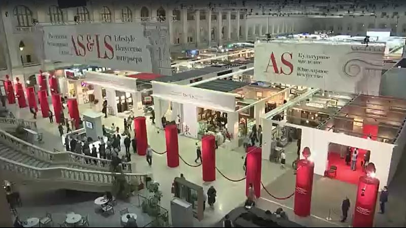 Moscow antique salon showcases rare artworks