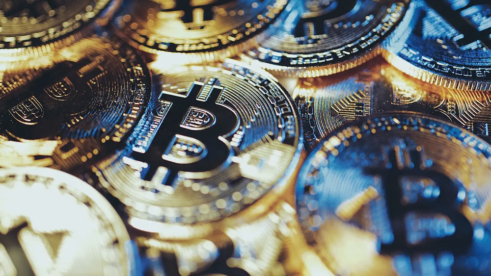 Crypto darling no more? Bitcoin drops from its high as market panics