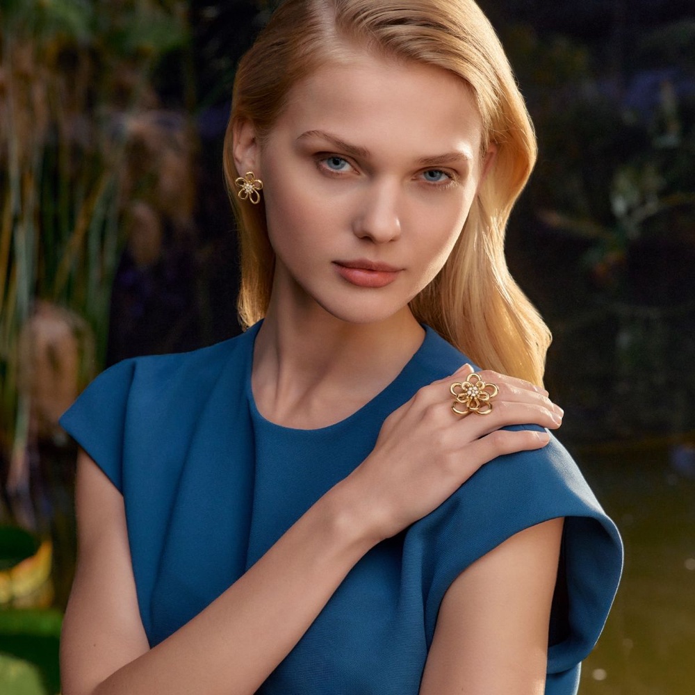 Van Cleef & Arpels unveils the Flowerlace collection inspired by nature and couture