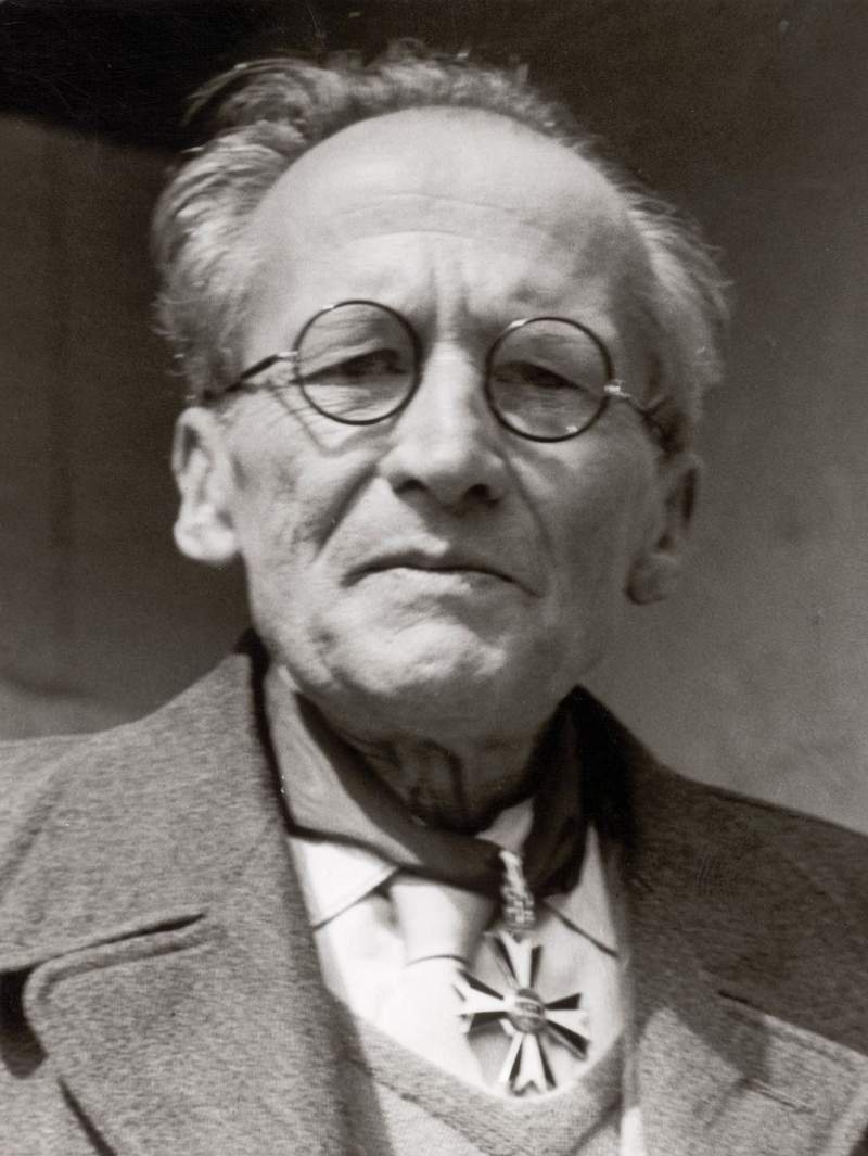 Scientists FINALLY resolve key problem in 100-year-old theory of colour ...