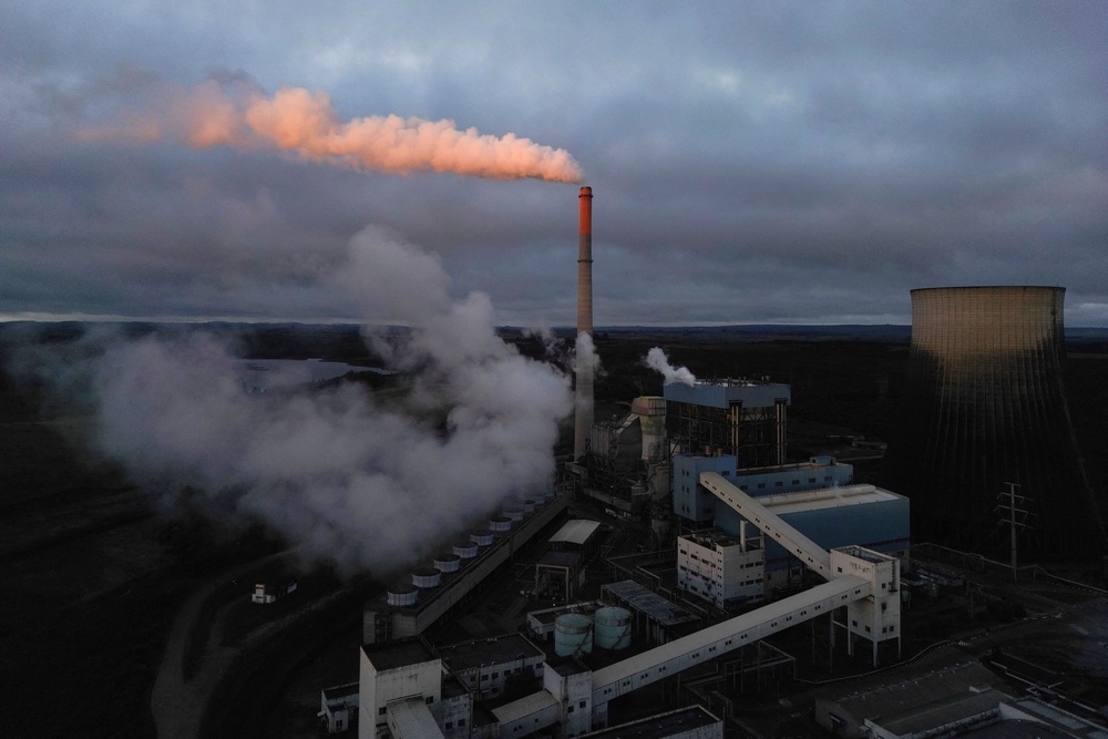 Fossil fuel use could peak by 2030: International Energy Agency