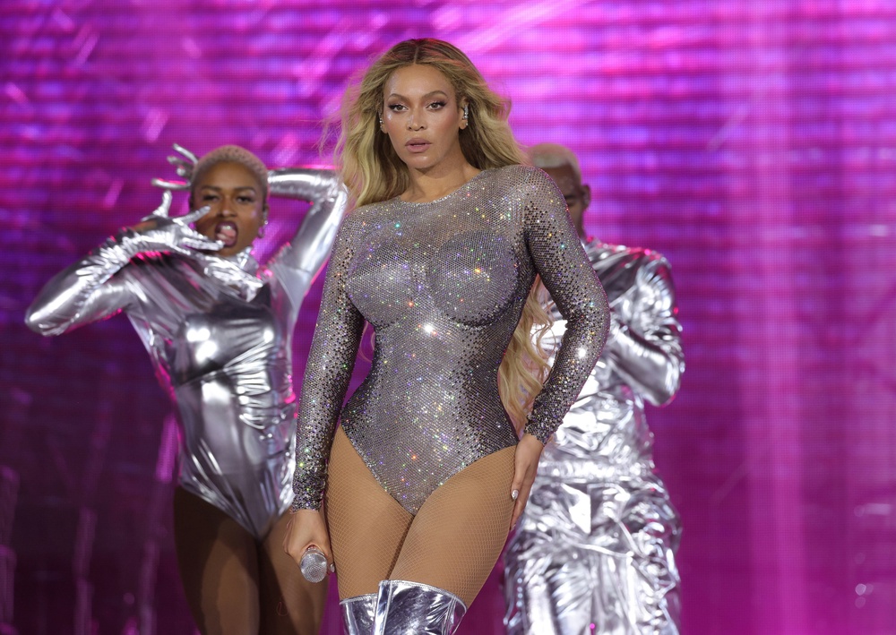 Beyoncé Wore A Mirrored Naked Mini Dress At Her Renaissance Tour