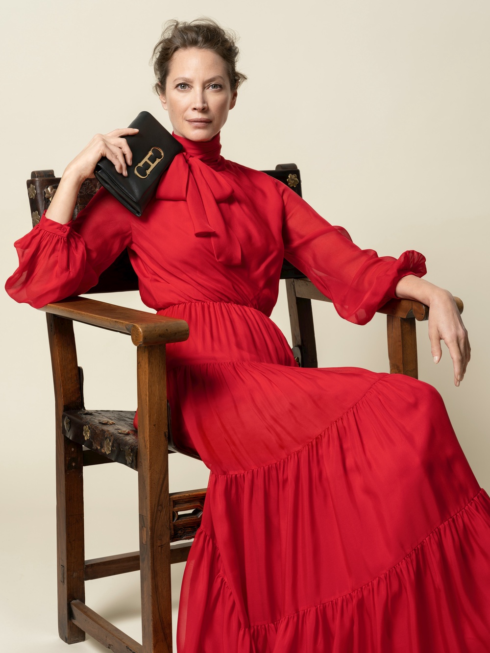 Christy Turlington Embraces the Timeless Beauty of Carolina Herrera Bags