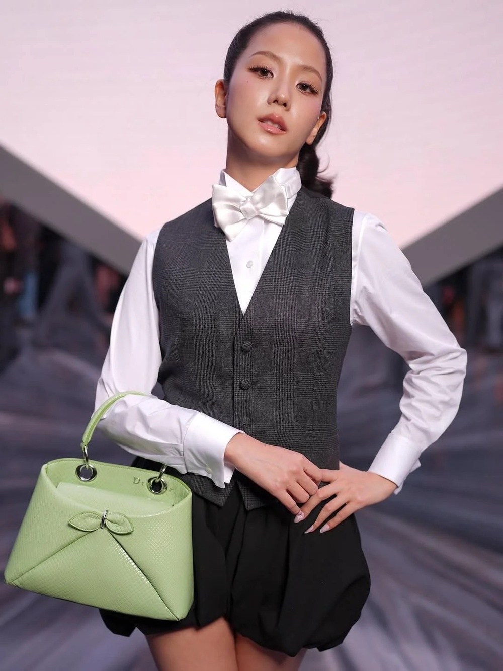 Jisoo & Dior SS26: A Big Surprise on the Fashion Stage Is This a ...