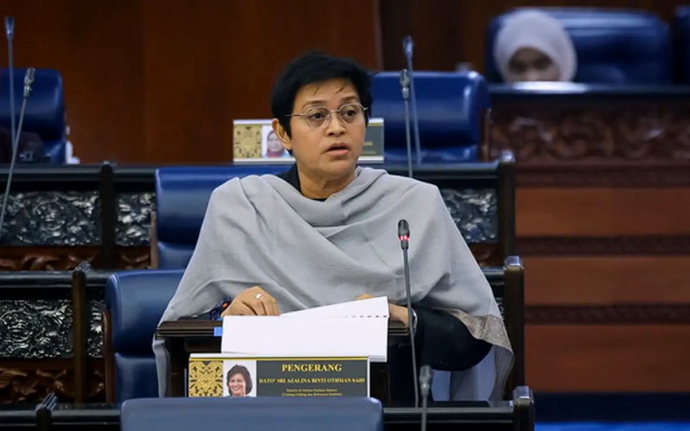 Opinion | Necklines are not a Threat to National Security