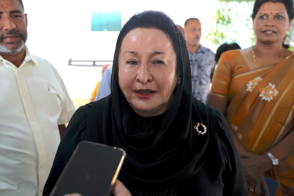 Rosmah Rejects Blame for Najib’s Fall, Pledges Loyalty as Former PM ...