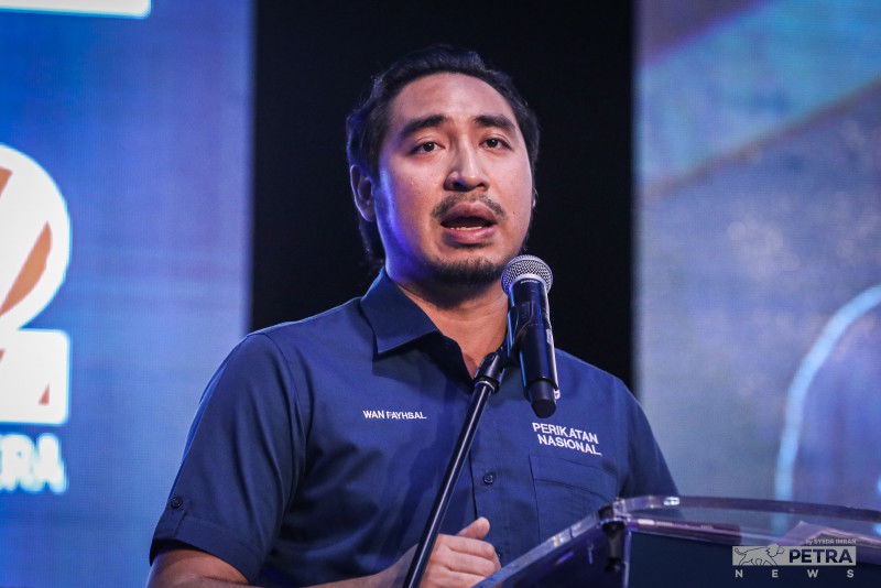 Pendirian Tak Tetap, Wan Ahmad Fayhsal Digelar Mengkarung Pendirian Tak Tetap, Wan Ahmad Fayhsal Digelar Mengkarung