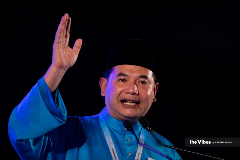 Rafizi quits as minister