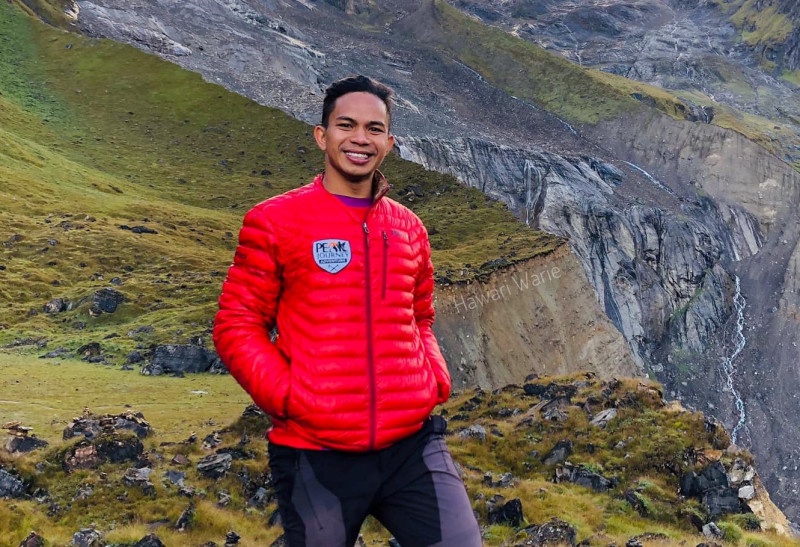 Malaysian feared missing after scaling Everest