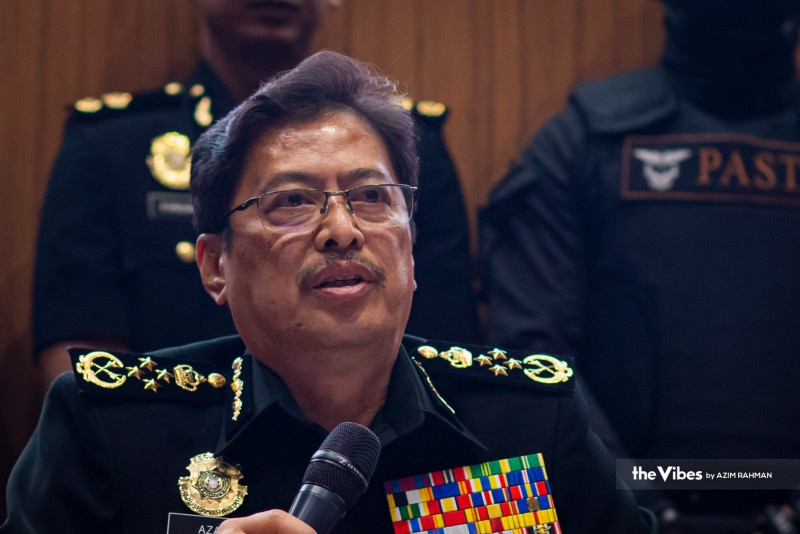 Anwar denies report of MACC chief's six-month contract extension