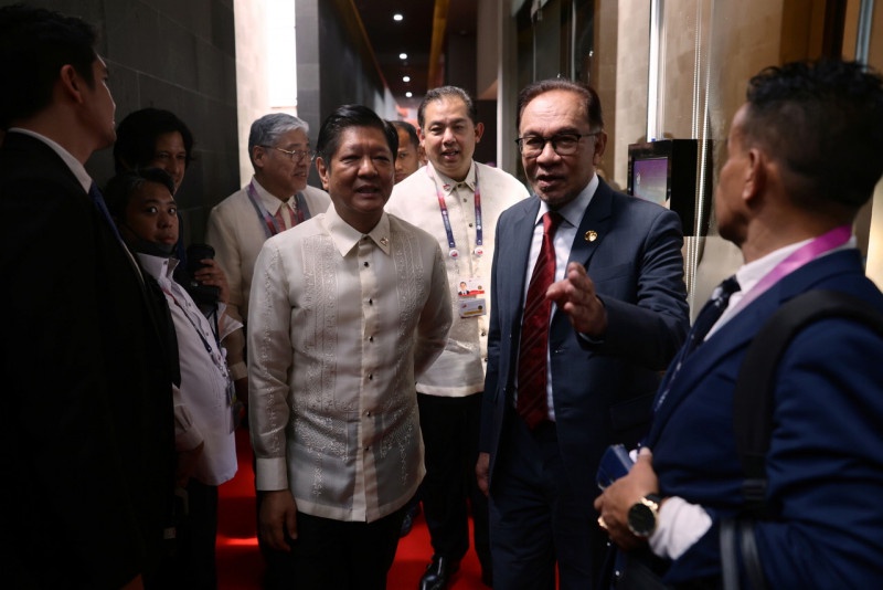 Anwar calls attention to Myanmar issue at Asean Summit