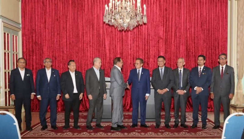 Putrajaya - Sarawak sign landmark Petronas - Petros oil and gas agreement