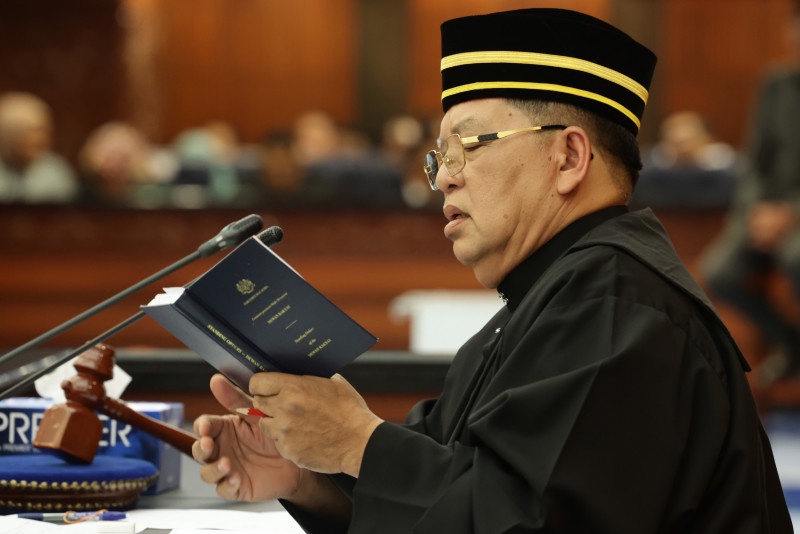 Stop calling others ‘kafir, ‘Zionist’, ‘Yahudi’ in Dewan, warns speaker