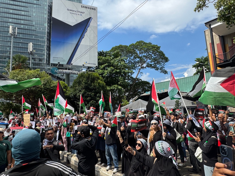 Hundreds rally in KL against Israel’s detention of flotilla activists