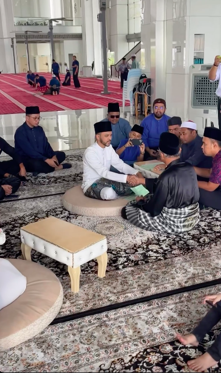 Tahniah! Along Cham kembali bergelar suami selepas 8 tahun menduda