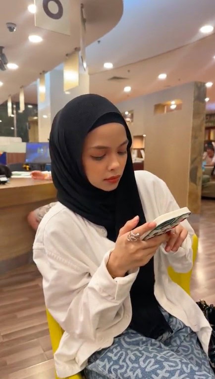 Lama tak nampak, netizen puji Ira Kazar makin cantik -“Macam Deepika Padukone”