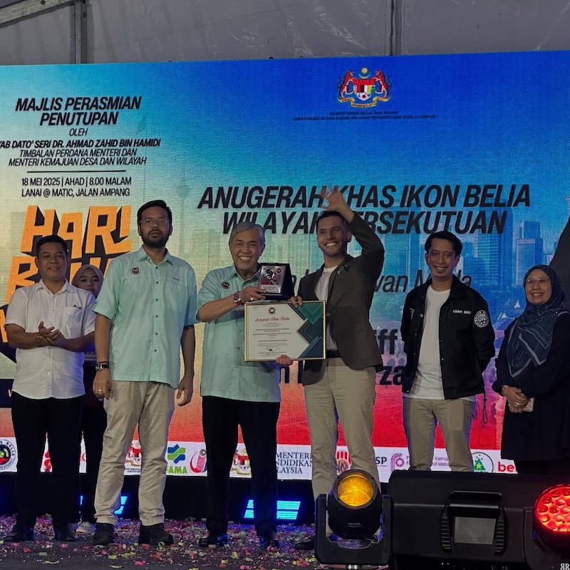 Aliff Syukri terima Anugerah Ikon Usahawan 2025 -“Alhamdulilah rezeki ...