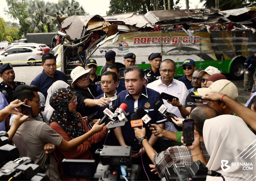 Anthony Loke tegur pemandu bas nahas UPSI -“Jangan buat dakwaan tak benar”