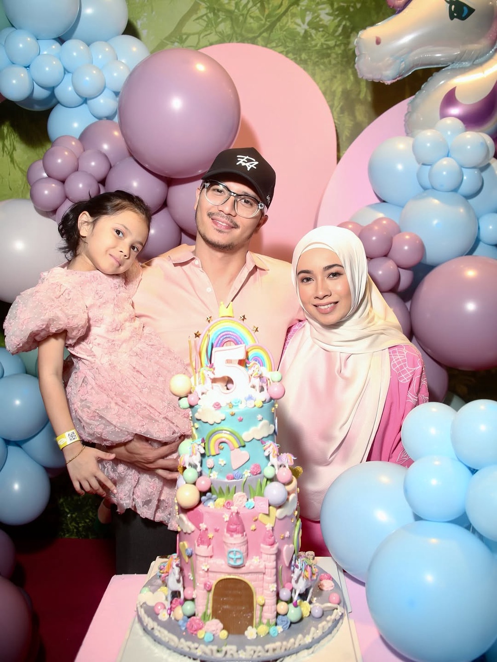 “Puteri kecil ayah dah genap 5 tahun” – Fattah Amin, isteri raikan hari ...