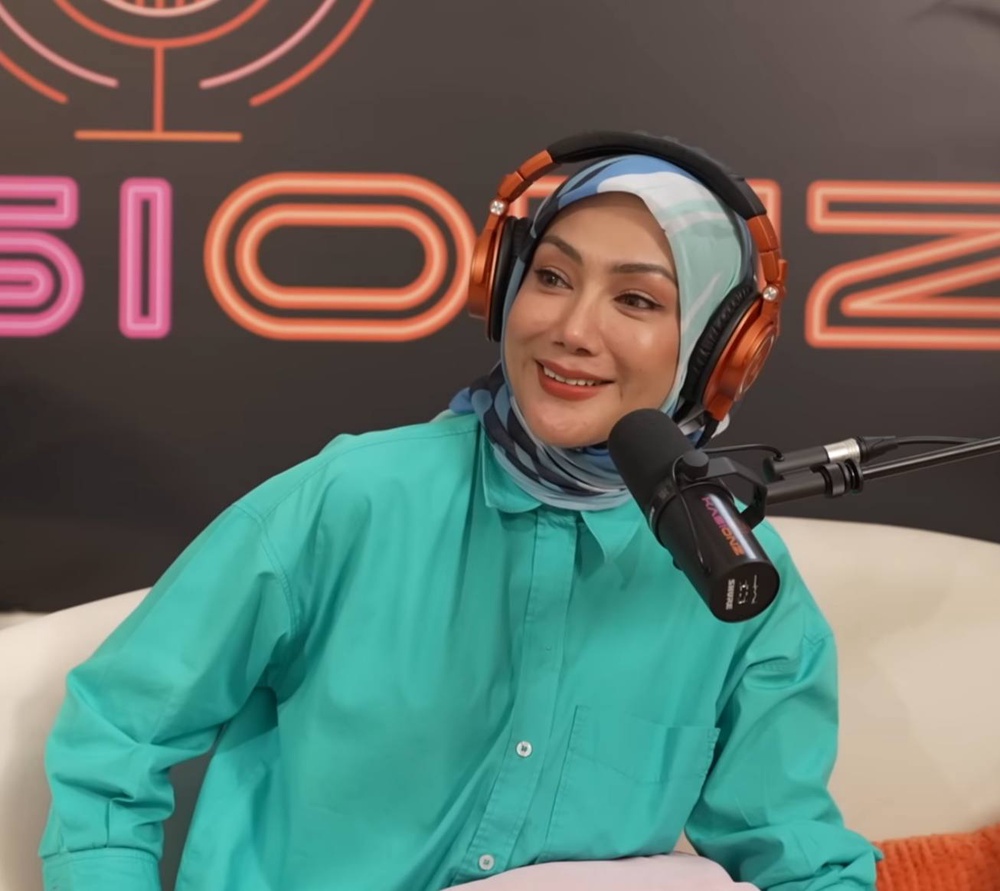 Erra Fazira kongsi pertama kali ‘bergayut’ 6 jam, dedah bakal suami ...