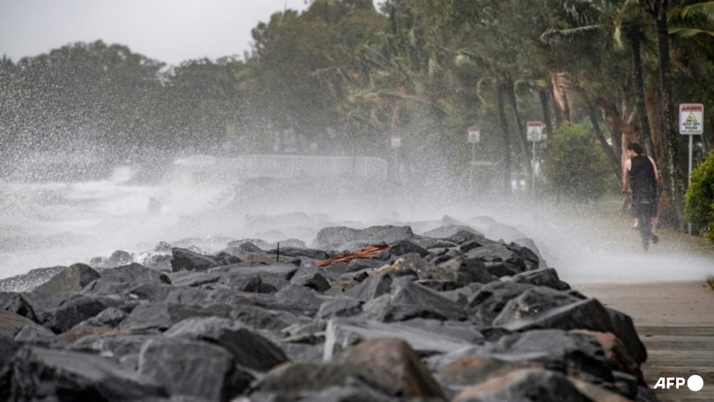Cyclone Jasper makes landfall in Australia